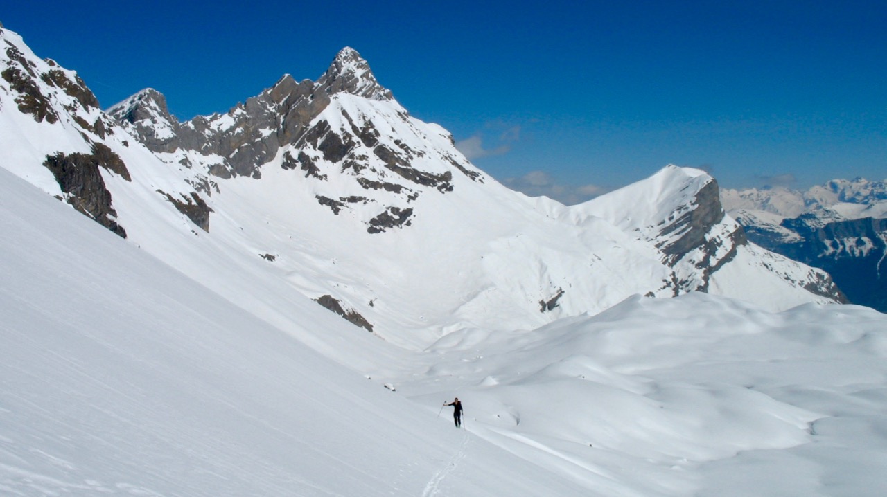 Ski dans le massif des Aravis,