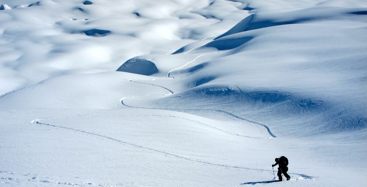 Ski dans le massif des Aravis,